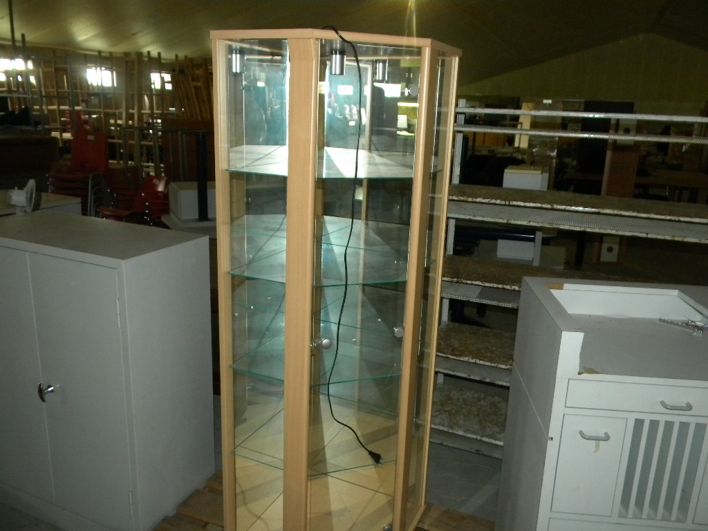Vitrine hoekkast inclusief verlichting, 4 glazen schappen, deurtje met ...