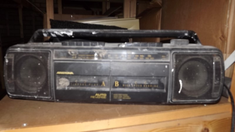 Diverse soorten electronica, compleetheid onbekend, cartridge, radio ...