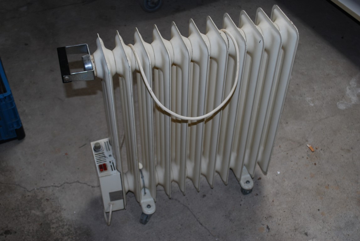 Electriche radiator op wieltjes, 2 standen. (Kavel nr: 475101, Eindtijd ...