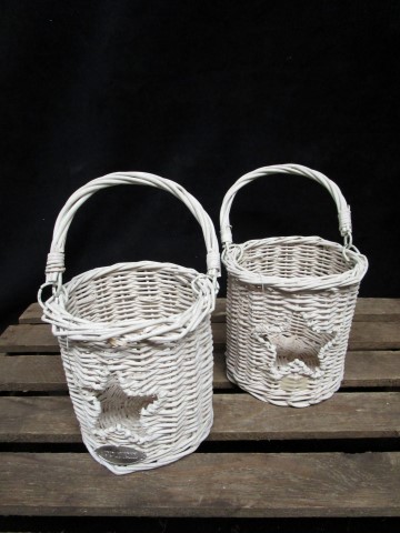 Wit Riet mandje met hengsel en open ster. Dia 14cm/14cm hoog. 8 stuks ...