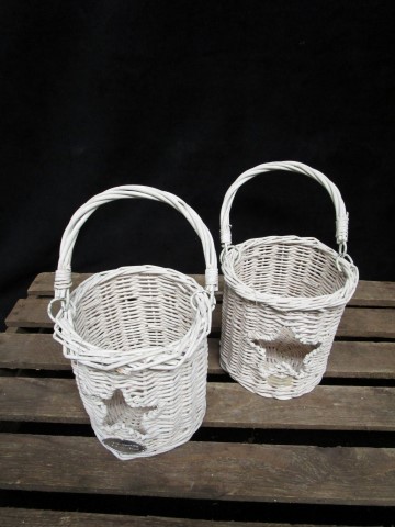 Wit Riet mandje met hengsel en open ster. Dia 14cm/14cm hoog. 8 stuks ...