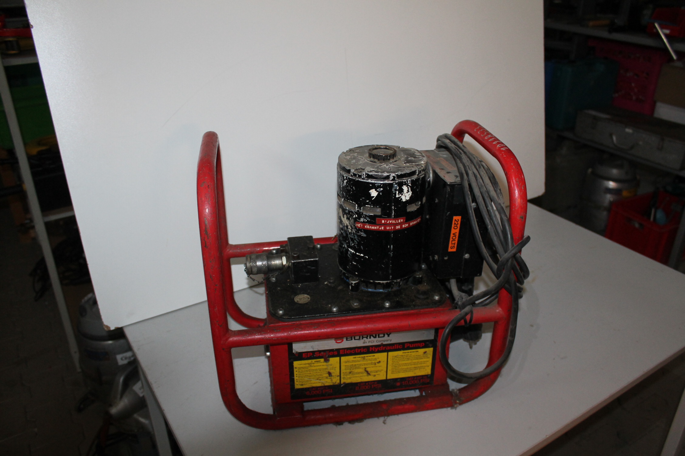 BURNDY Electric hydraulic pump Cat II EP 10 10.000 PSI (Kavel nr ...