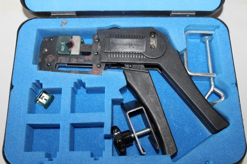 Krimpgereedschap ERG740 in koffer (Kavel nr: 864980, Eindtijd : 17 Dec ...