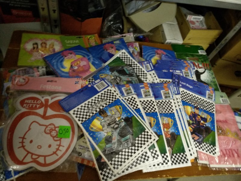 Restahandel feest spullen ruim 75 stuls vk 6 (Kavel nr: 883554 ...